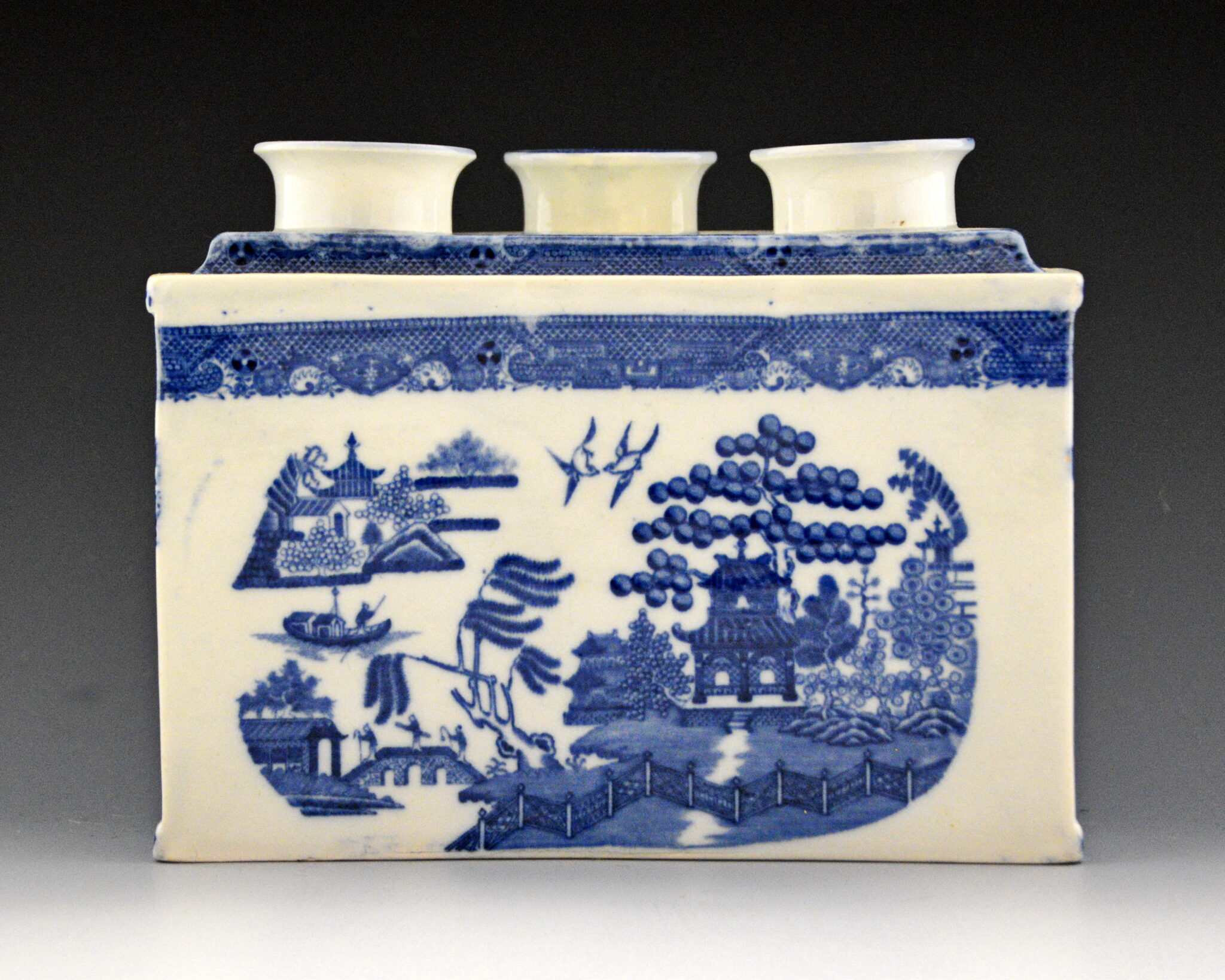 Bough Pot, Standard Willow Pattern – The Zeller Collection